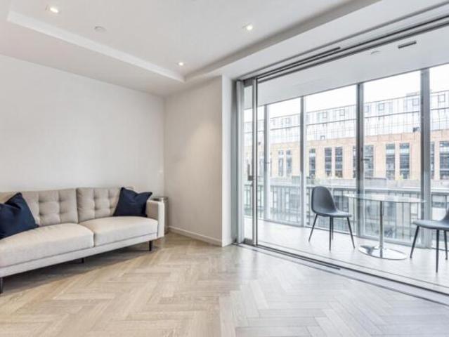 1 bedroom flat for rent in Circus Road West, Battersea, SW11