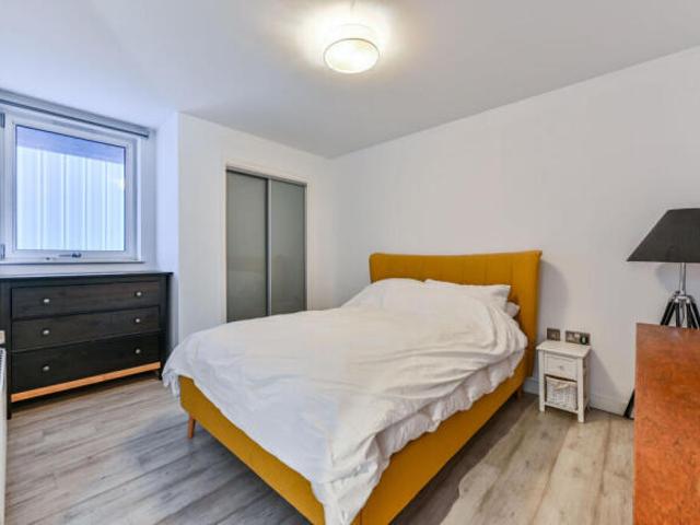1 bedroom flat for rent in City Road, Angel, London, EC1V