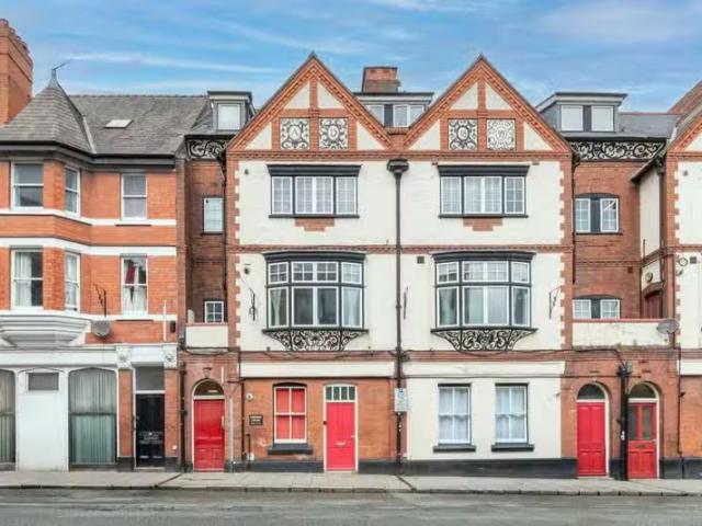 1 bedroom flat for rent in City Road, Kinnaird House City Road.