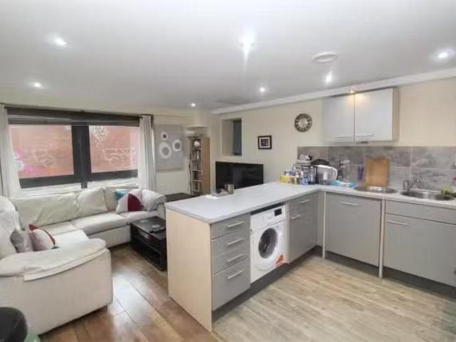 1 bedroom flat for rent in City Wharf, Atlantic Wharf, Cardiff.