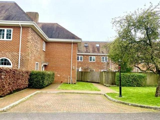 1 Bedroom Flat For Rent In Compton