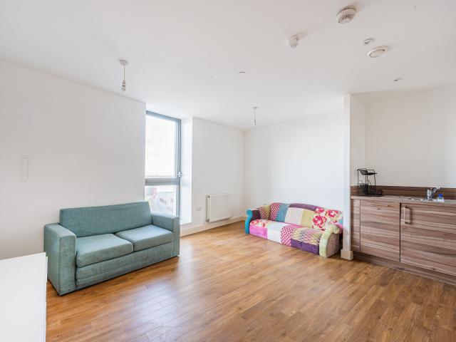 1 Bedroom Flat for Rent in Connaught Heights | Foxtons