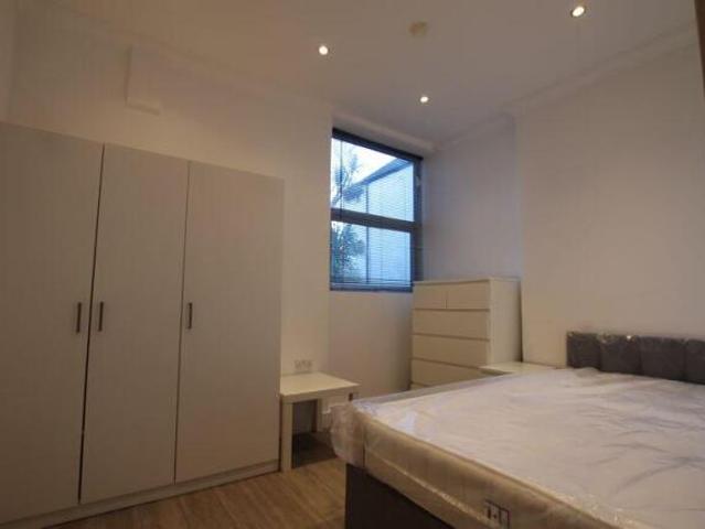1 bedroom flat for rent in Connaught Road, Cardiff, CF24