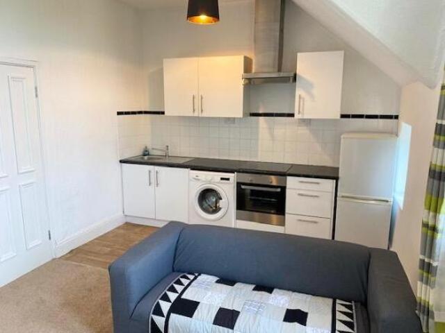 1 bedroom flat for rent in Connaught Road, Cardiff, CF24