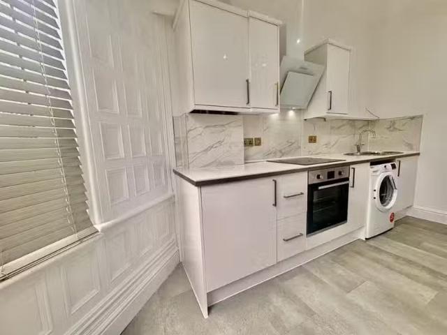 1 bedroom flat for rent in Connaught Road, Flat 1, Cardiff, CF24