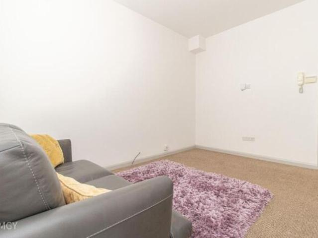 1 bedroom flat for rent in Connaught Road, Roath, Cardiff, CF24