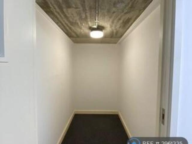 1 bedroom flat for rent in Coombe Lane, London, SW20