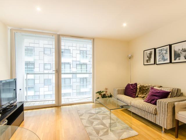 1 Bedroom Flat for Rent in Cobalt Point | Foxtons