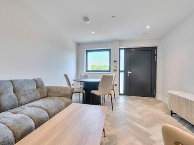 1 bedroom flat for rent in Cockfosters Road, Cockfosters, Barnet, EN4