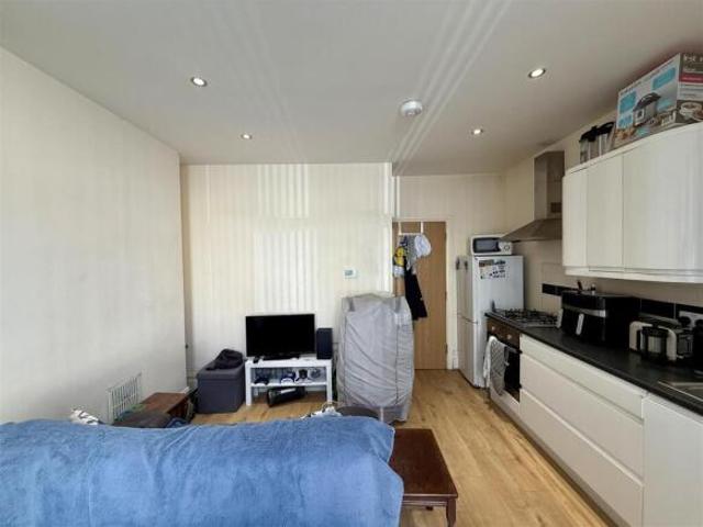 1 bedroom flat for rent in Colum Road, Cathays, CF10