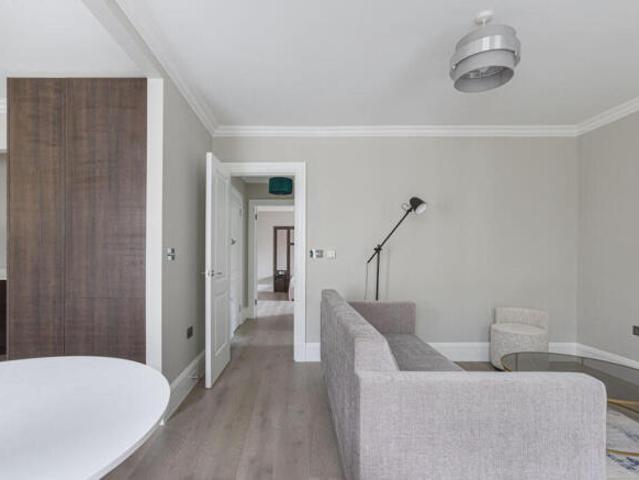 1 bedroom flat for rent in Collingham Road, SW5