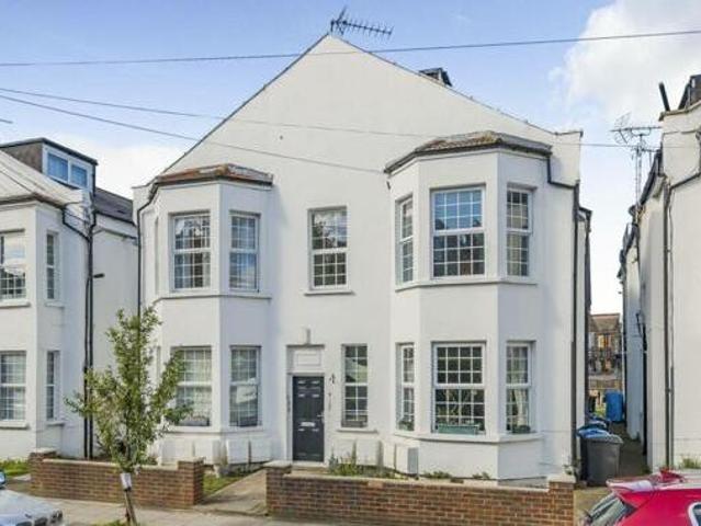 1 Bedroom Flat For Rent In Colliers Wood, London