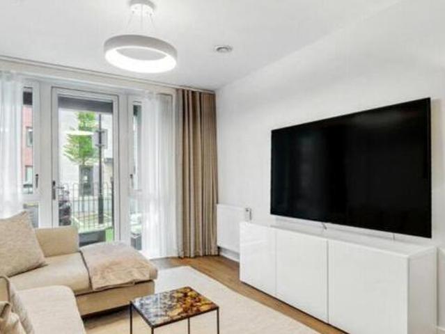 1 Bedroom Flat For Rent In Colonnade Gardens