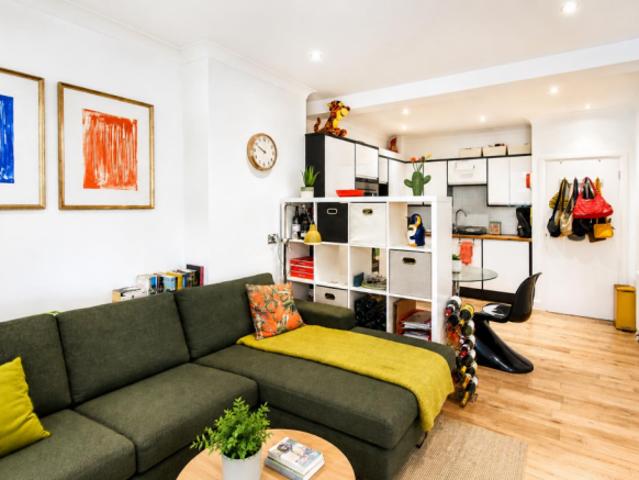 1 bedroom flat for rent in Colston Road, East Sheen, SW14