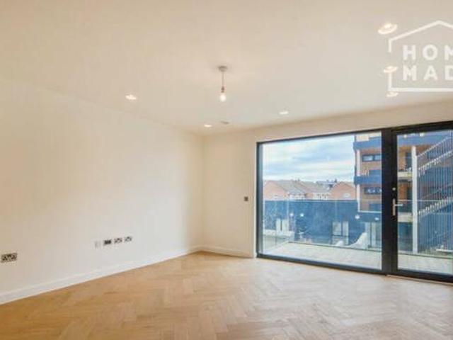 1 bedroom flat for rent in Coppice Yard Croydon CR0