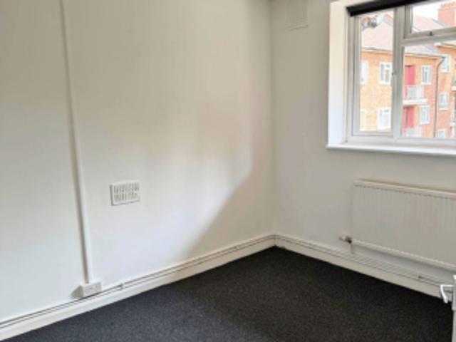 1 bedroom flat for rent in Cork Tree House, Lakeview Road, Lambeth, London, SE27