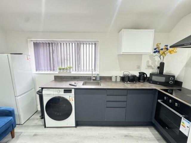 1 bedroom flat for rent in Corporation Road Grangetown, CF11