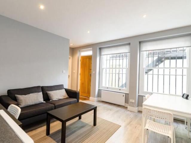 1 bedroom flat for rent in Courtfield Road, South Kensington, London, SW7
