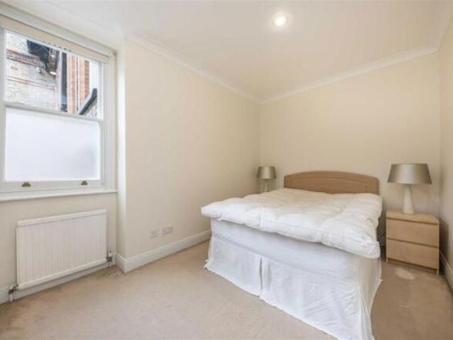 1 bedroom flat for rent in Courtfield Road, South Kensington, SW7
