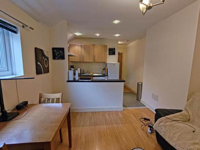 1 bedroom flat for rent in Claude Road, CF24