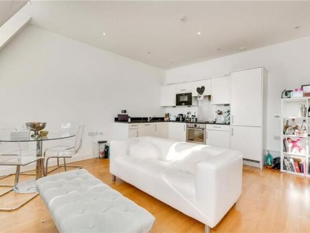 1 bedroom flat for rent in Clapham Common South Side, Balham, SW4
