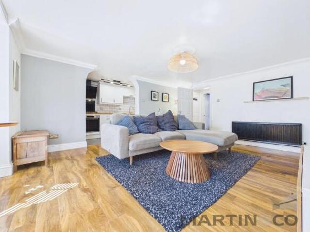 1 bedroom flat for rent in Clarence Parade, Southsea, PO5