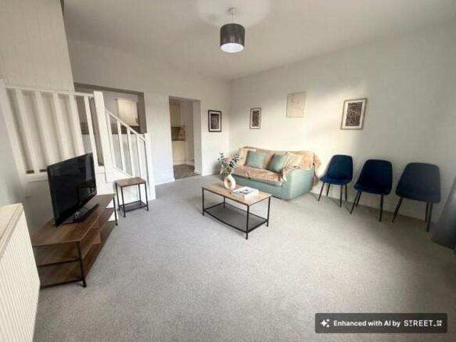 1 bedroom flat for rent in Clarence Street, Swindon, SN1