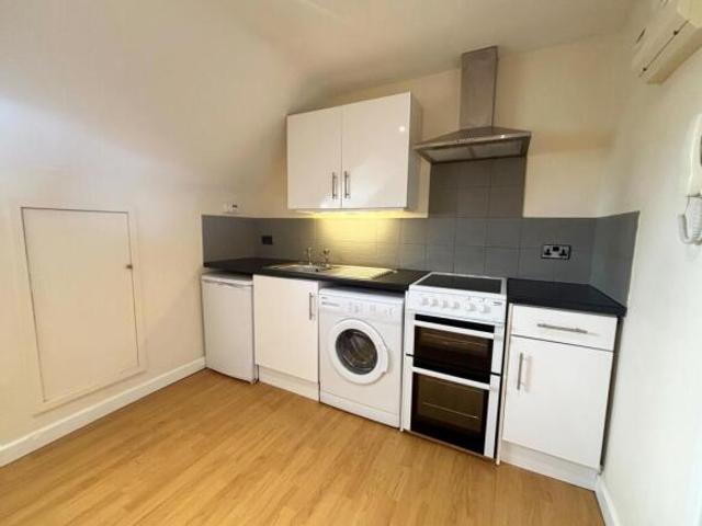 1 bedroom flat for rent in Clarendon Park Road, Clarendon Park, Leicester, LE2