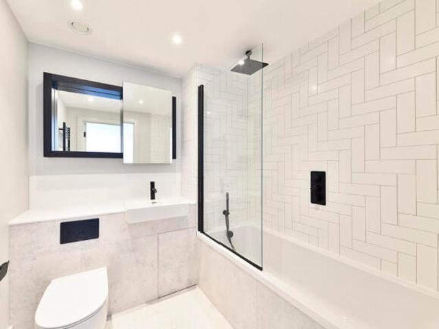 1 bedroom flat for rent in Clifton Mansions, Park Avenue, London, NW2