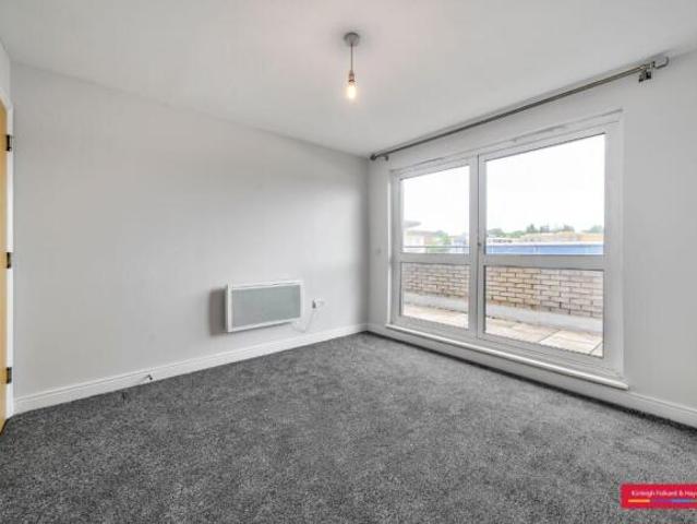 1 bedroom flat for rent in Cline Road, London, N11