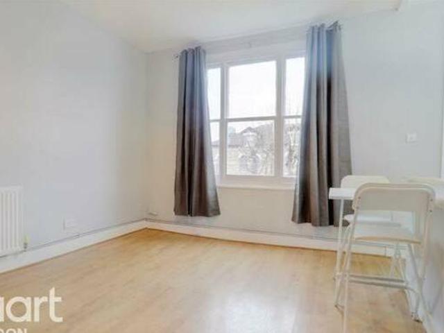 1 bedroom flat for rent in Clyde Road CR0