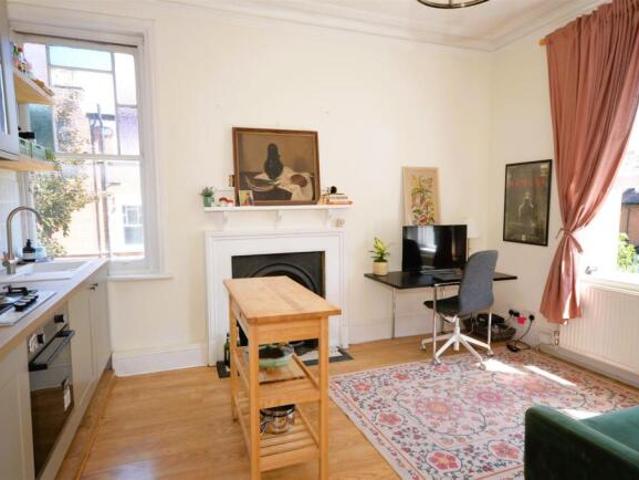 1 bedroom flat for rent in Crouch Hall Road, Hornsey, London, N8