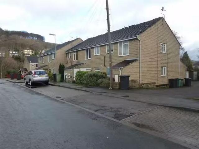 1 bedroom flat for rent in Croft Gardens, Birkby, HD2