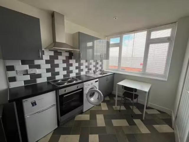1 bedroom flat for rent in Cross Road, Coventry, CV6