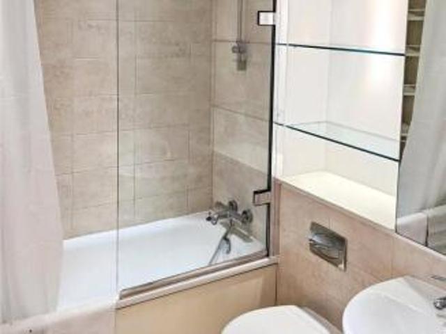 1 bedroom flat for rent in Cross Street, Portsmouth, Hampshire, PO1