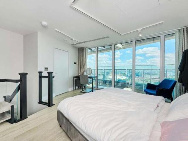 1 bedroom flat for rent in Crossharbour Plaza, Canary Wharf, E14