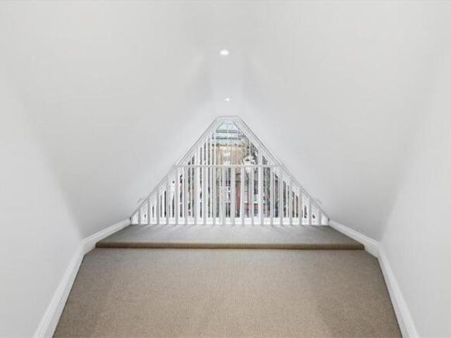 1 bedroom flat for rent in Craven Avenue, London, W5