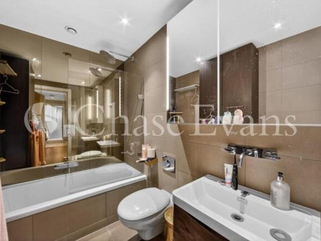 1 bedroom flat for rent in Crawford Building, 112 Whitechapel High Street, Aldgate, London, E1