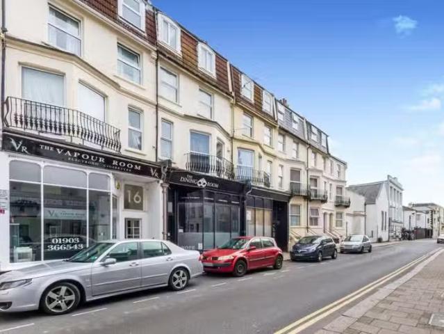 1 bedroom flat for rent in Crescent Road, BN11