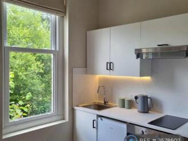 1 bedroom flat for rent in Crescent Road, Bournemouth, BH2