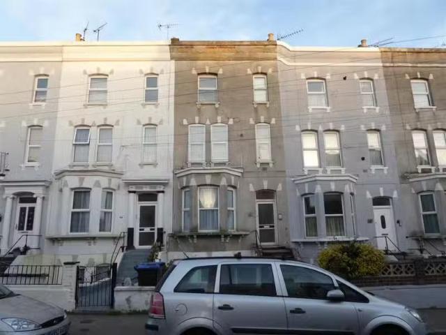 1 bedroom flat for rent in Crescent Road, Ramsgate, CT11