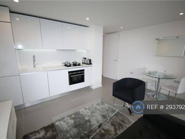 1 bedroom flat for rent in Dance Square, London, EC1V