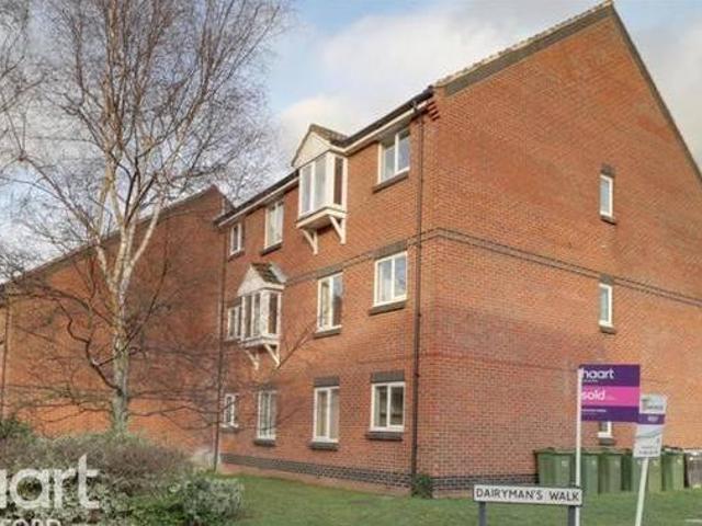 1 bedroom flat for rent in Dairymans Walk GU4