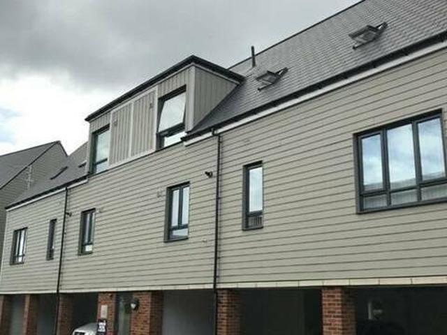 1 bedroom flat for rent in Dakota Drive Chatham ME4