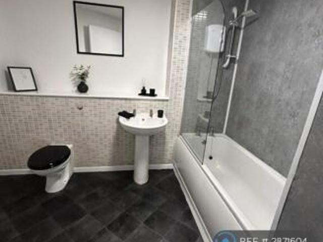 1 bedroom flat for rent in Dalveen Street, Glasgow, G32
