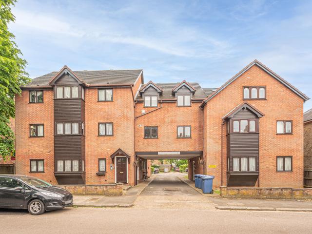 1 Bedroom Flat for Rent in Dale Grove, N12 | Foxtons