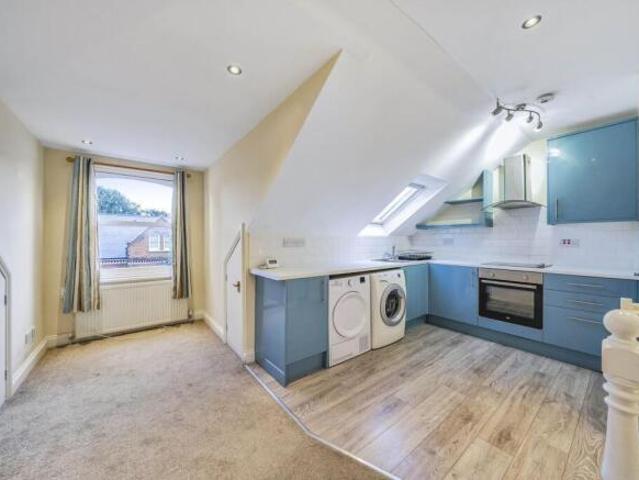 1 bedroom flat for rent in Dalebury Road, Tooting Bec, London, SW17