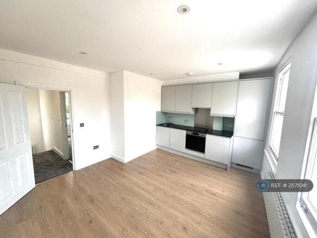 1 bedroom flat for rent in Dalling Road, London, W6