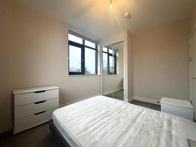 1 bedroom flat for rent in Dawsons Square, Pudsey, LS28
