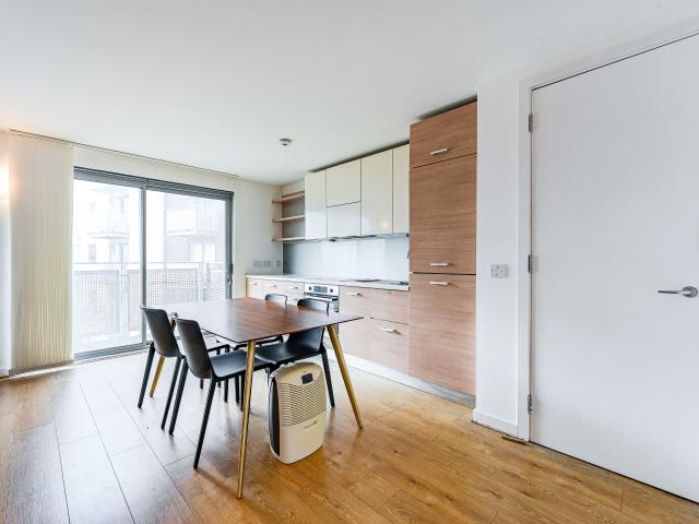 1 Bedroom Flat for Rent in Deals Gateway | Foxtons